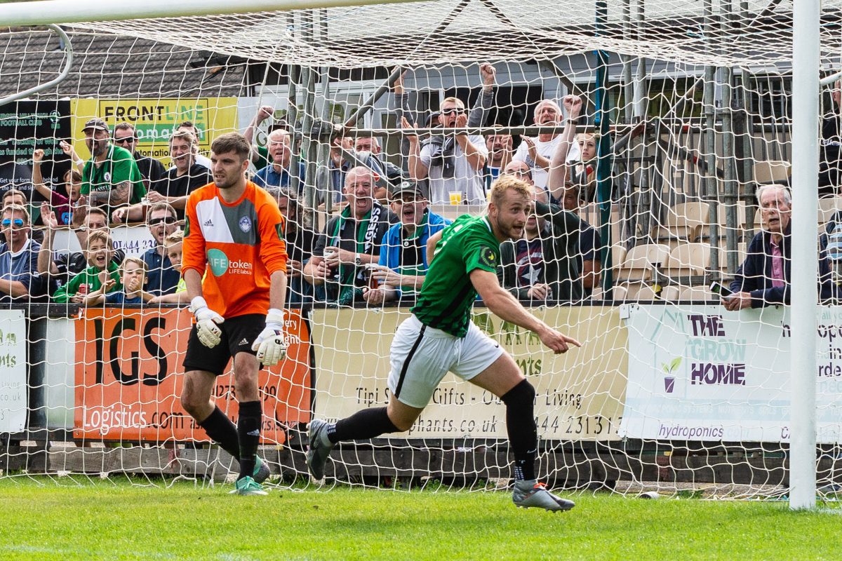 Gallery: Hythe Town (H) – Burgess Hill Town FC
