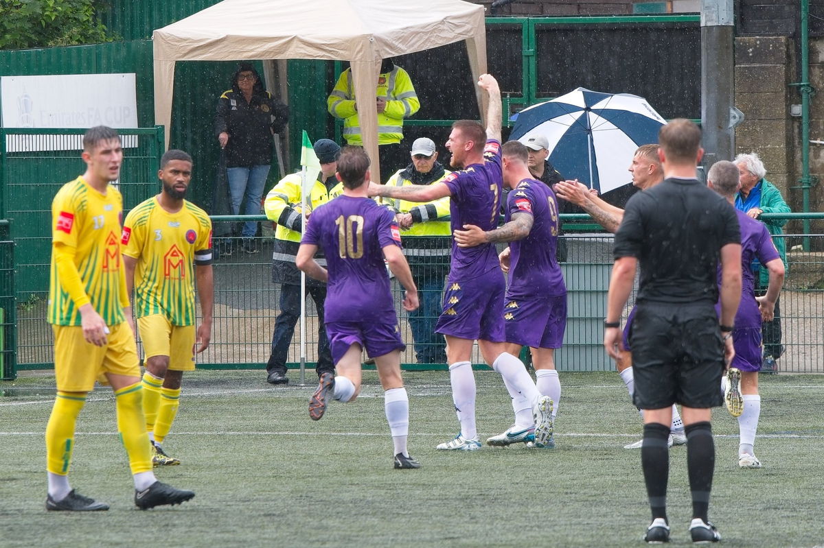 Gallery: Sutton Common Rovers (A) – Burgess Hill Town FC