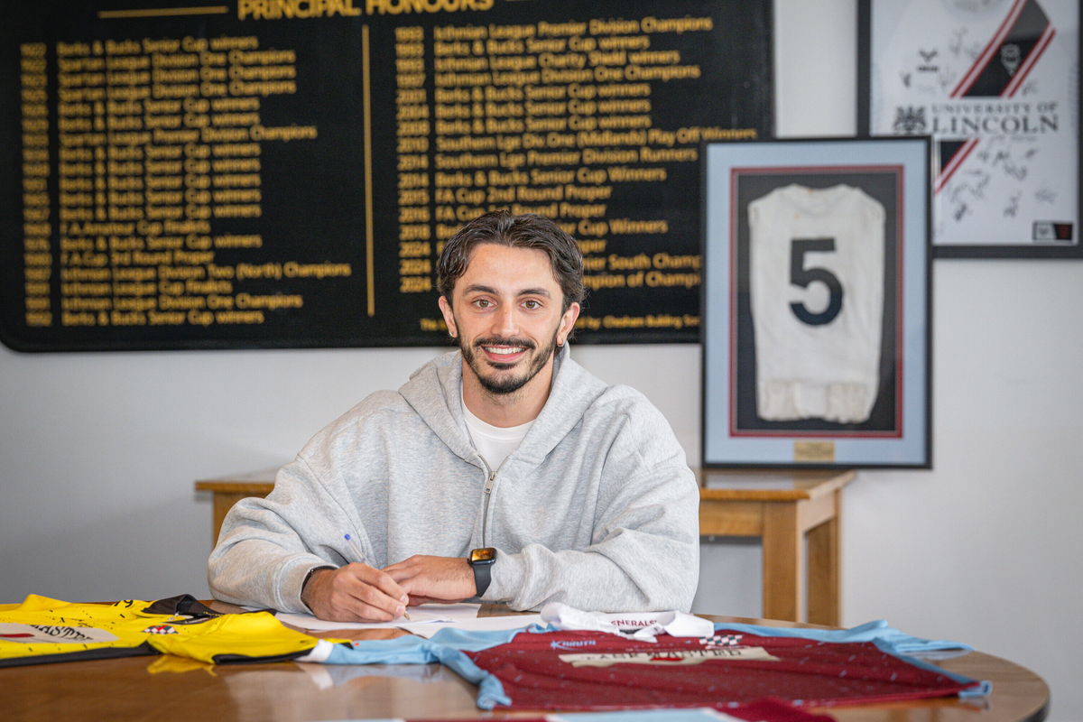 Our number 9 is back – Chesham United