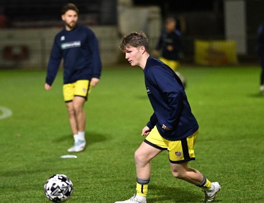 Kai Yearn joins on loan from Coventry City – Chesham United
