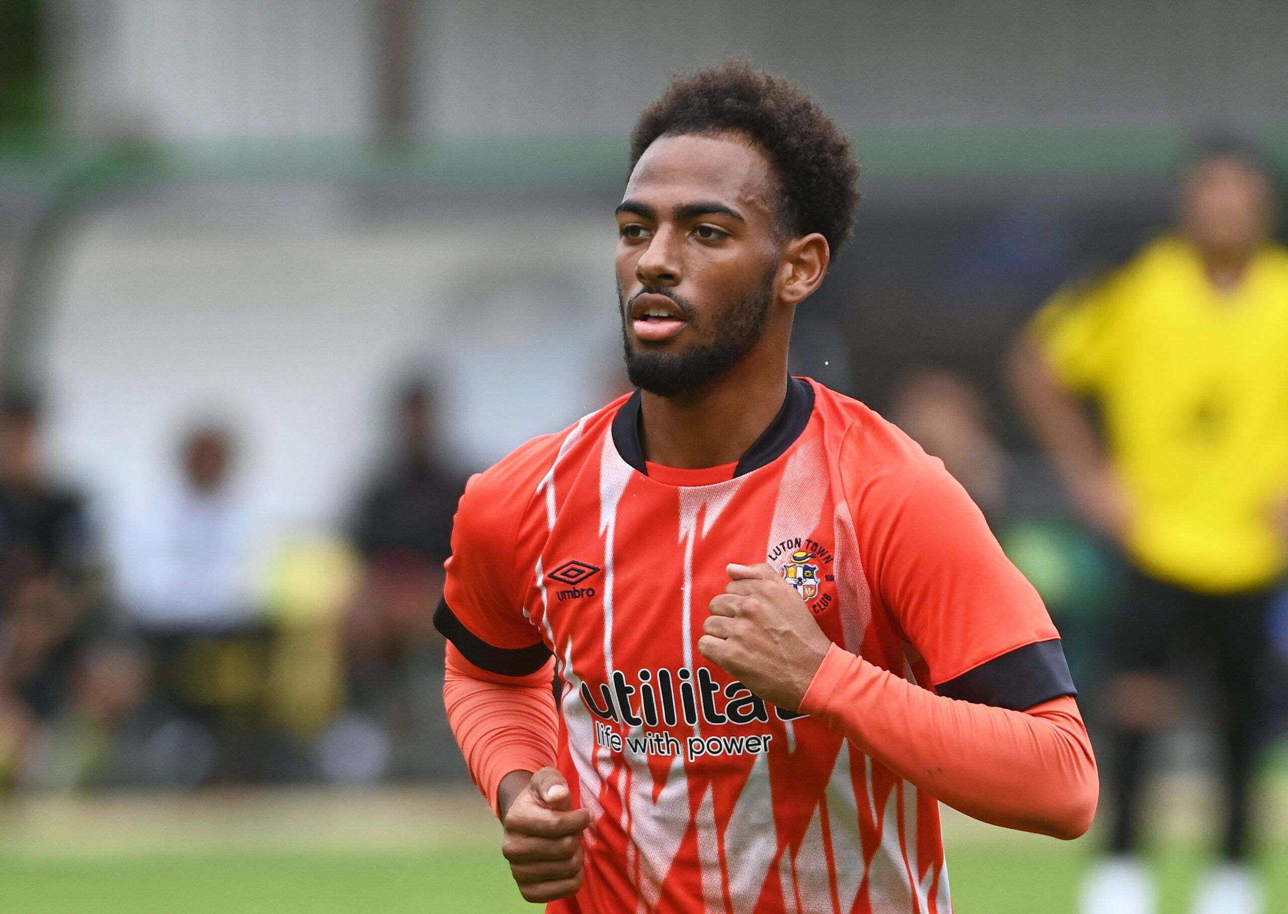 Tyrelle Newton joins the Ambers. – Cheshunt Football Club