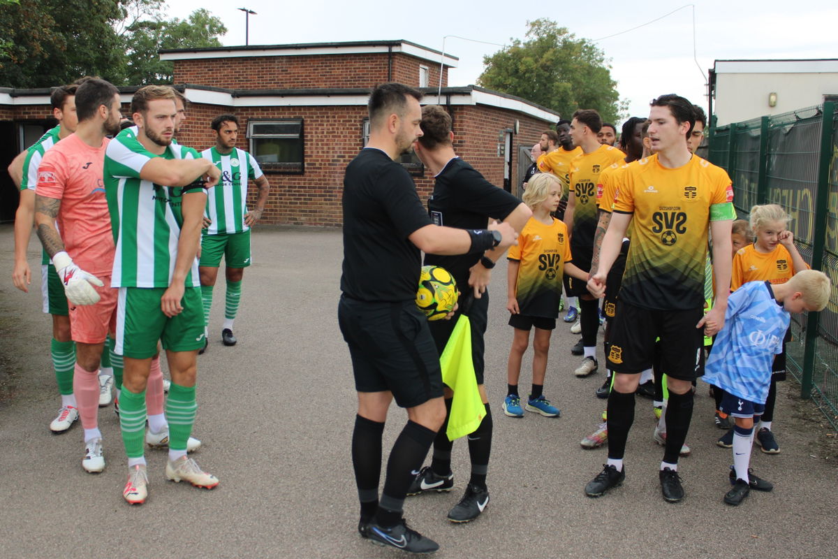 GALLERY: THE AMBERS v LILLYWHITES – Cheshunt Football Club