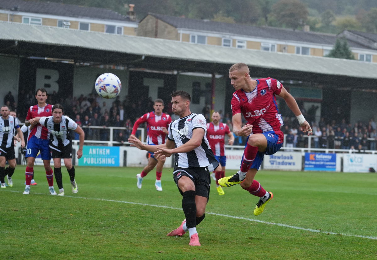 BACK-TO-BACK WINS FOR THE WANDERERS – Dorking Wanderers