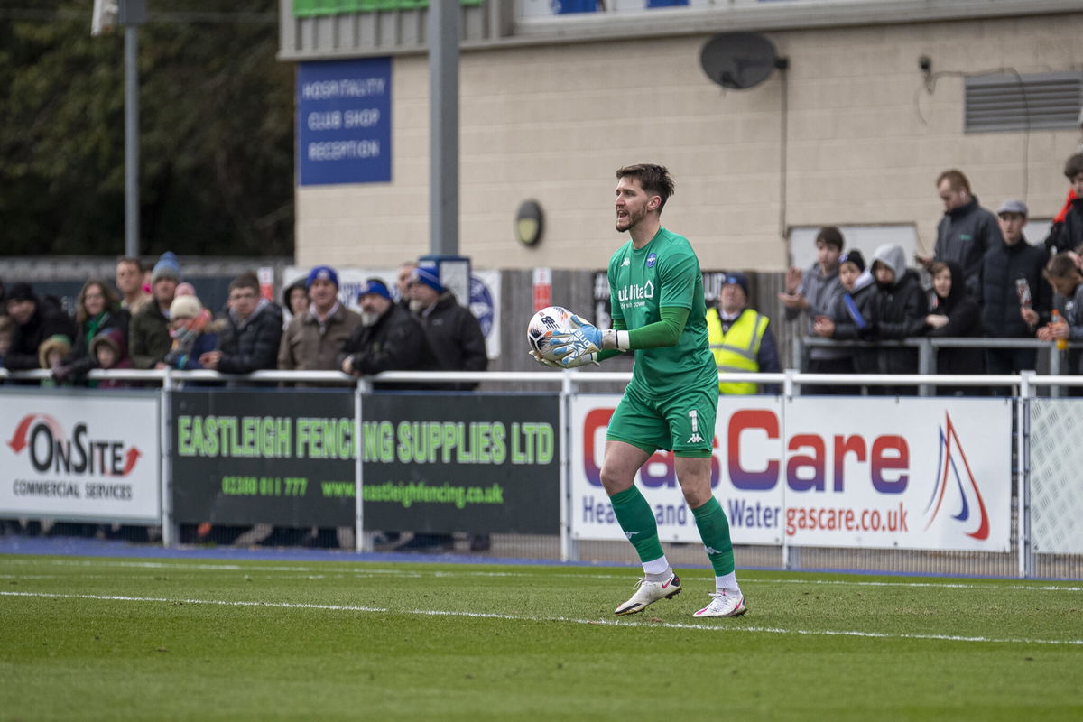 McDonnell Joins Boreham Wood on Emergency Loan – Eastleigh FC