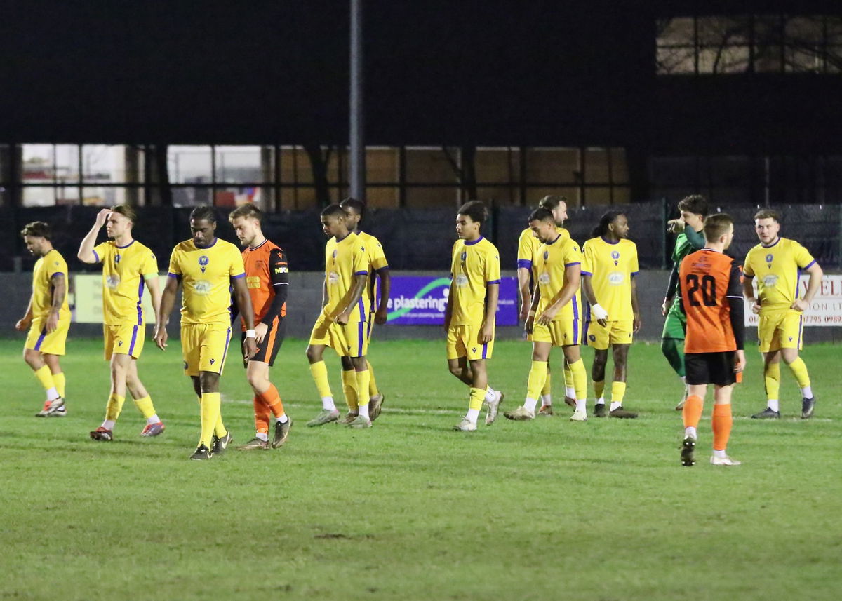 Match Report: Epsom & Ewell FC v Wallingford & Crowmarsh FC 2024/25 ...