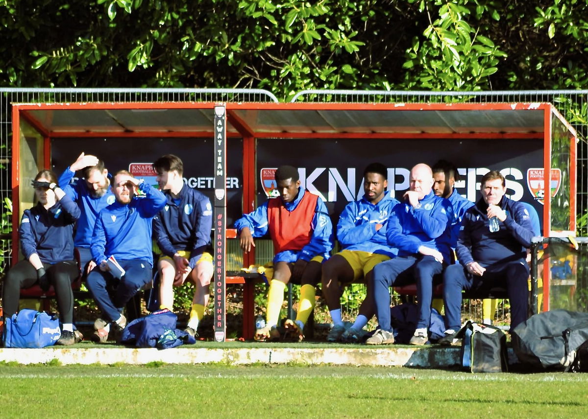 Gallery: Epsom & Ewell FC v Knaphill FC 2024/25 (Away) – Epsom & Ewell FC