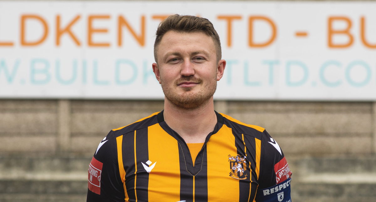 Callum Davies Signs On For Another Year – Folkestone Invicta FC