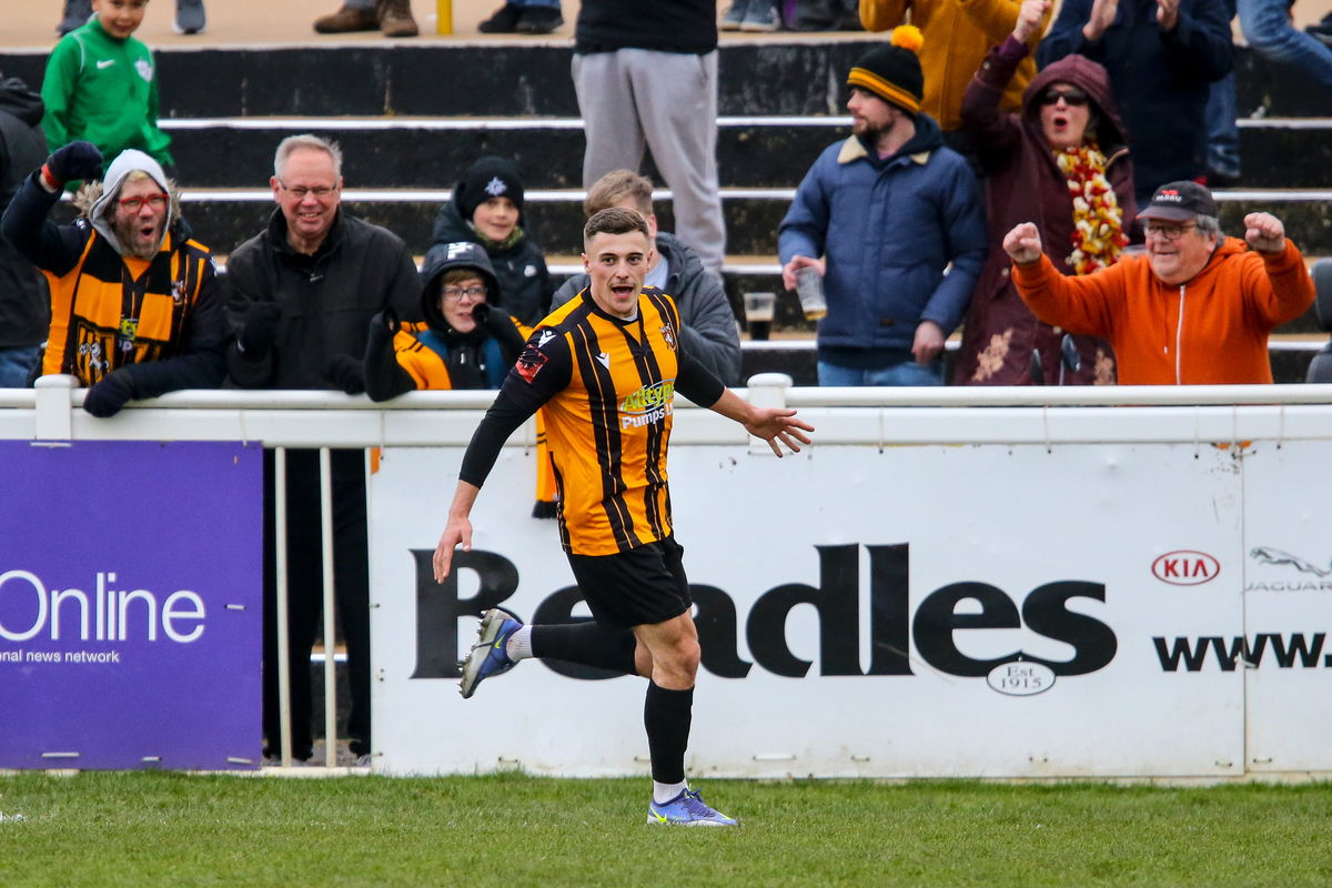 Welcome: Louis Collins – Folkestone Invicta FC