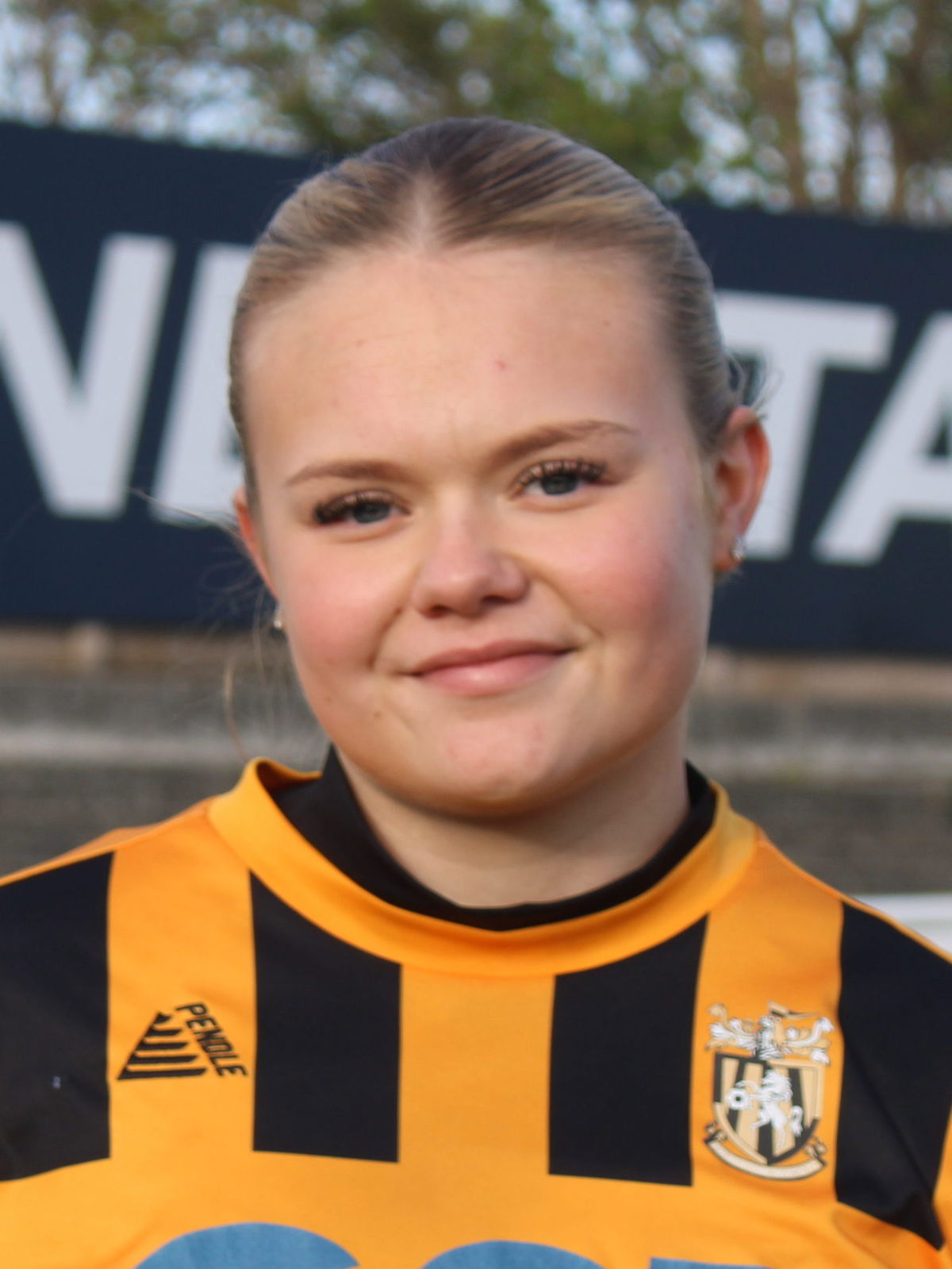 Crystal Hoveman – Folkestone Invicta FC