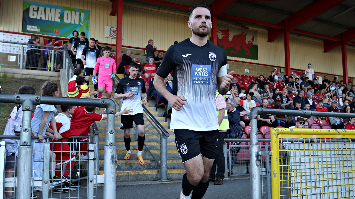 Dylan Rees agrees new one-year contract extension – Haverfordwest ...