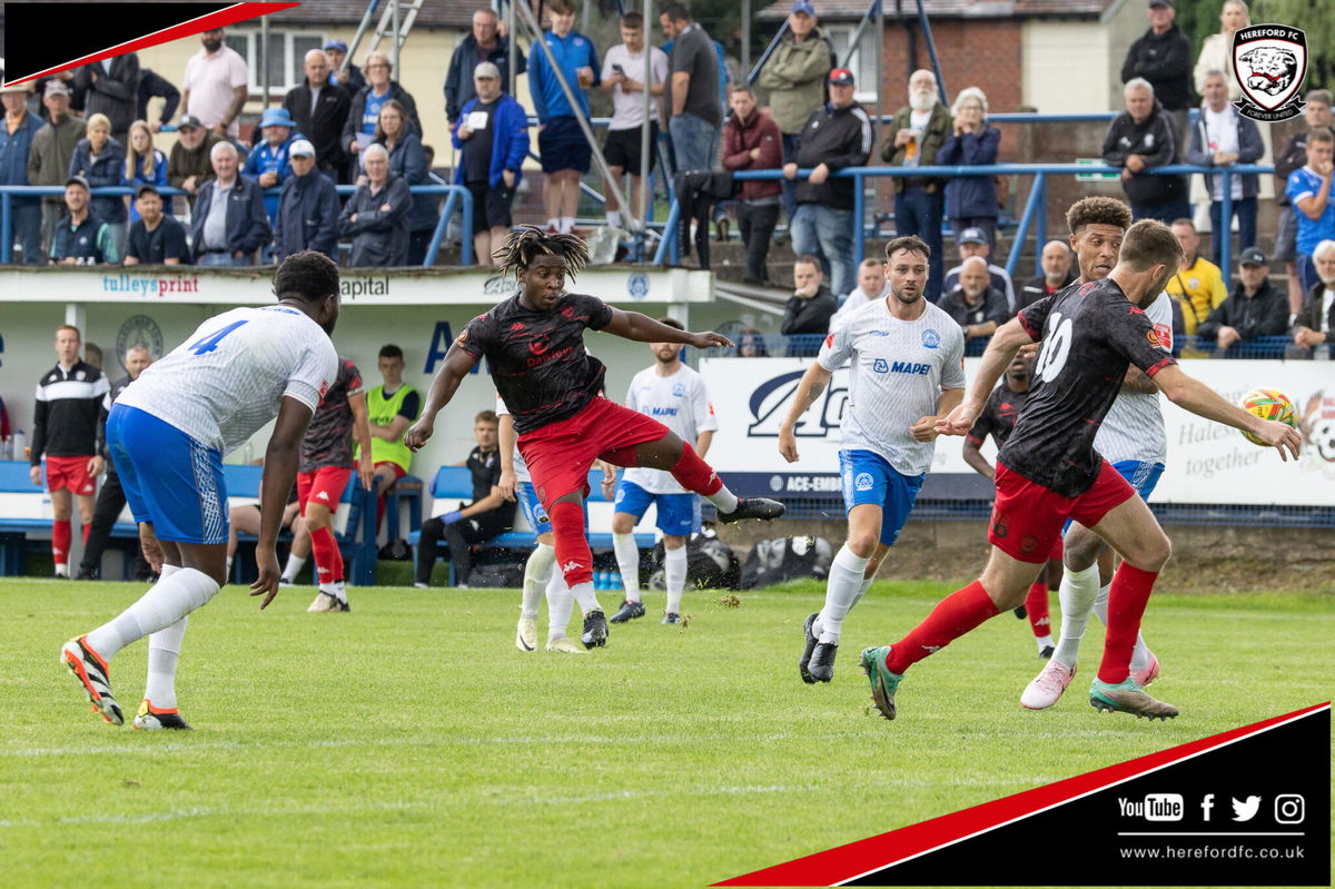 Gallery: Halesowen Town FC 2-2 Hereford FC – Hereford FC