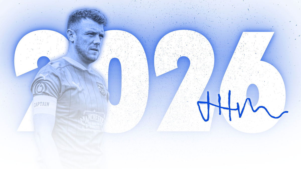 Radcliffe’s number nine stays for another year – Radcliffe Football Club