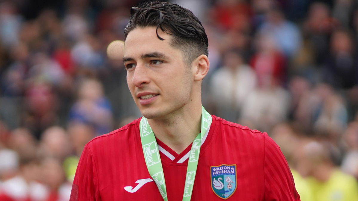 Teo Kurtaran returns to the Swans – Walton & Hersham Football Club