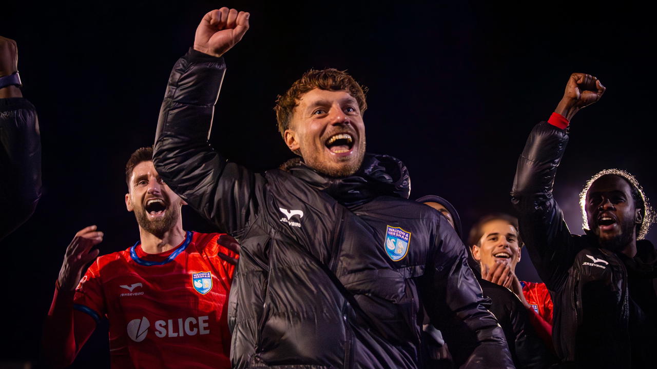 Remarkable win sees Swans reach last 32 in FA Trophy – Walton & Hersham ...