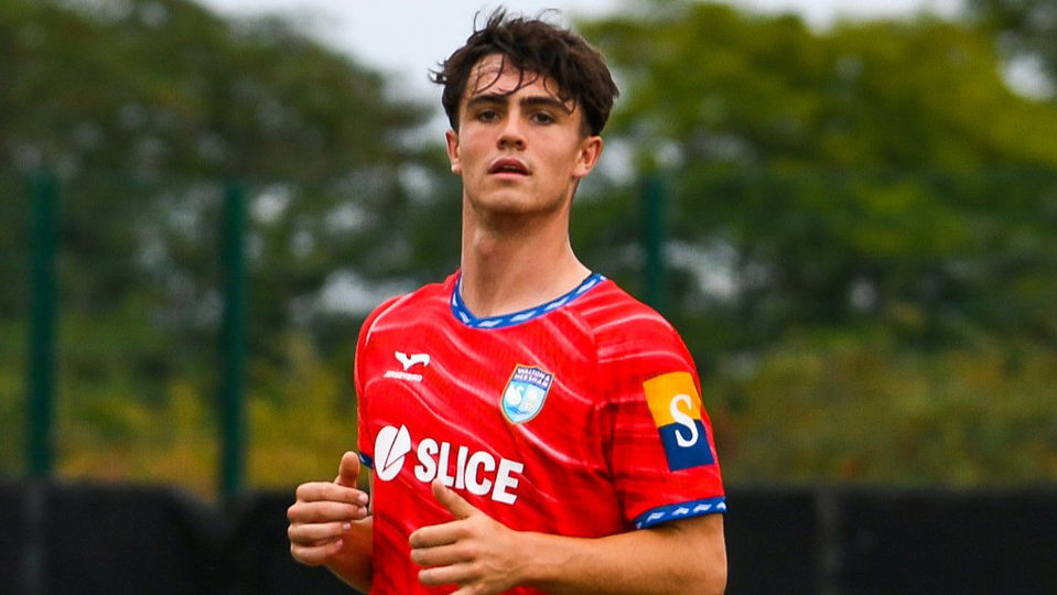 Swans extend Riley Horan loan – Walton & Hersham Football Club