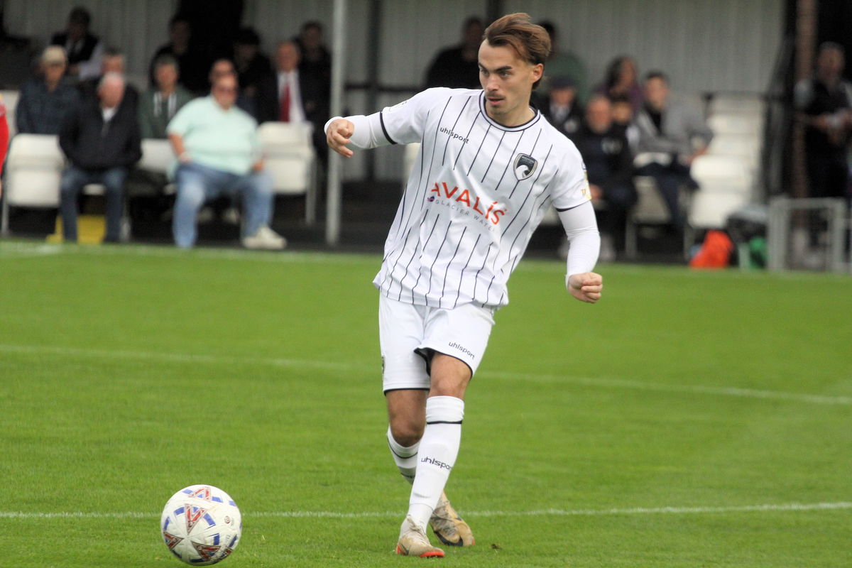 Dodd signs contract extension – Weston-super-Mare AFC
