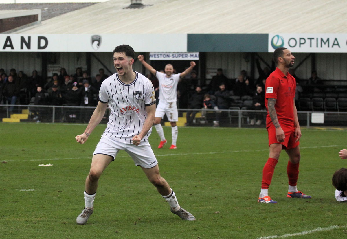 Cummins recalled by Exeter City – Weston-super-Mare AFC