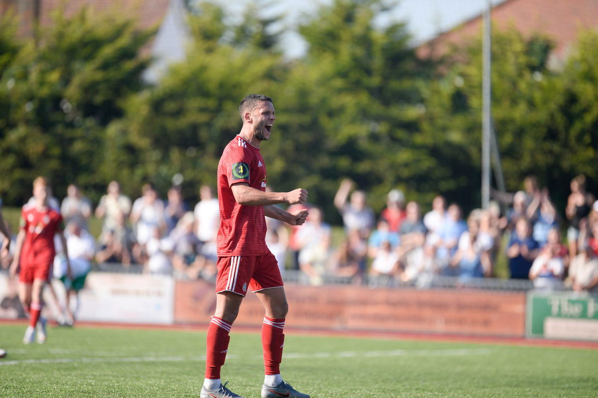 ‘Role model’ Worthing midfielder marks 100th appearance for club ...