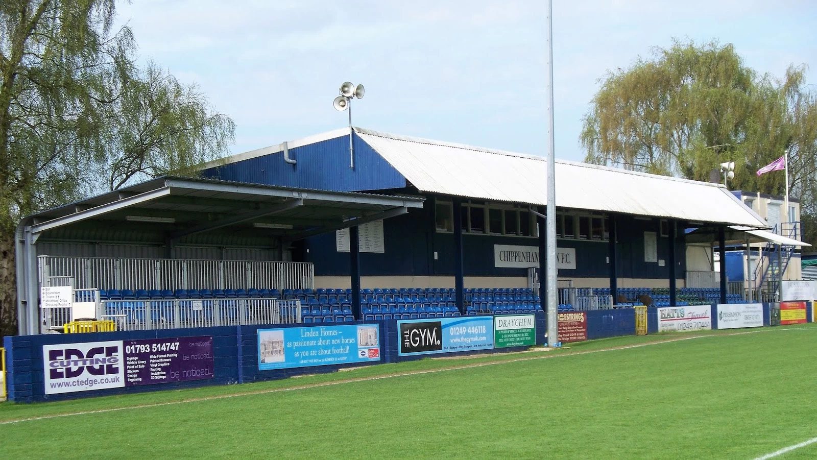 Travel Guide – Chippenham Town – Worthing FC