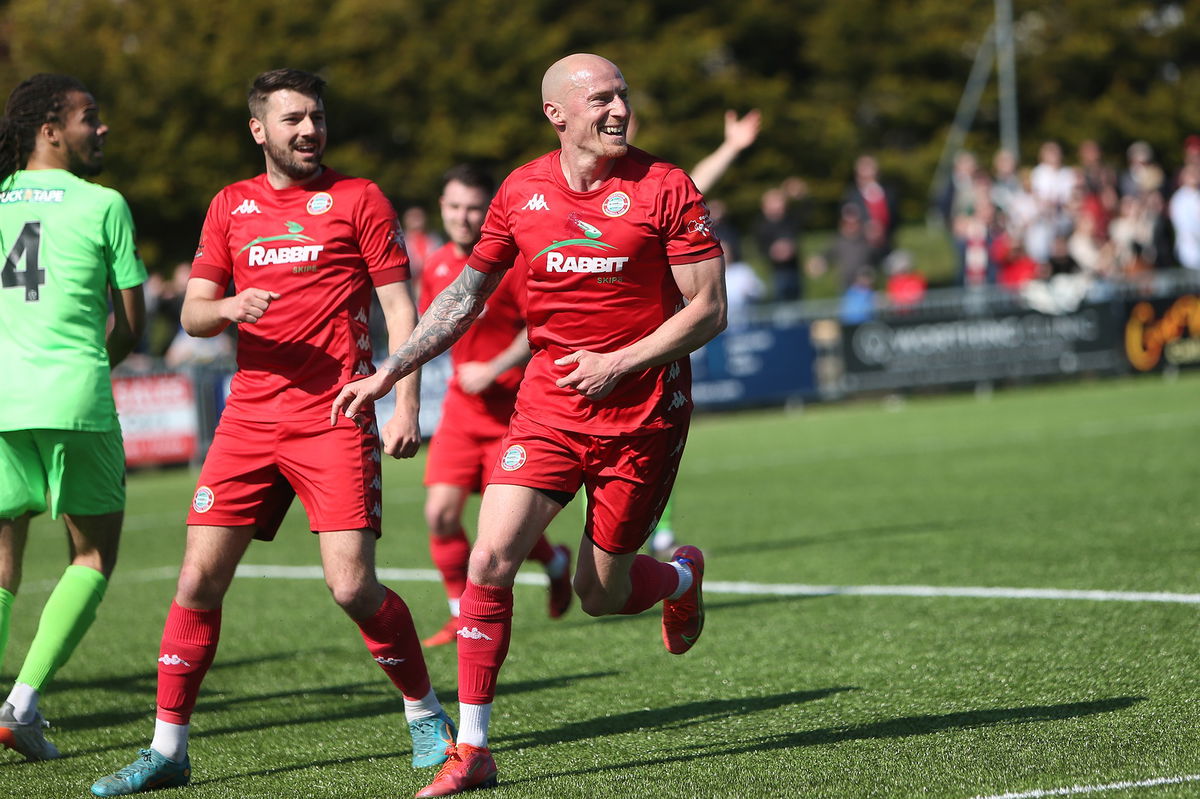 Boost for Hinshelwood as quartet re-sign – Worthing FC