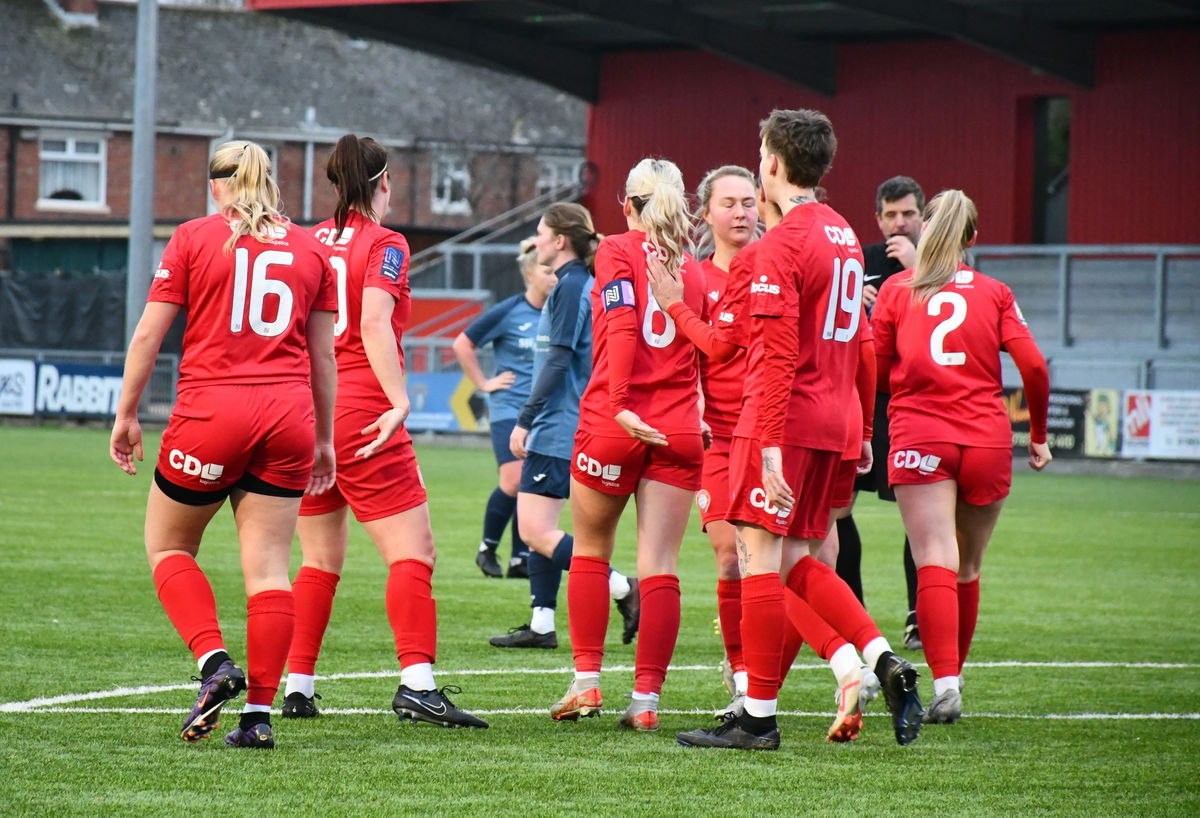 Report: Izzy, Wizzy Reds Get Busy – Worthing FC