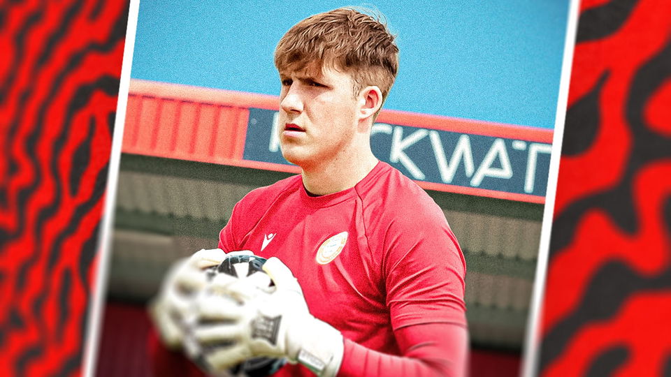 Shot-Stopper Stacey Signs for Worthing – Worthing FC